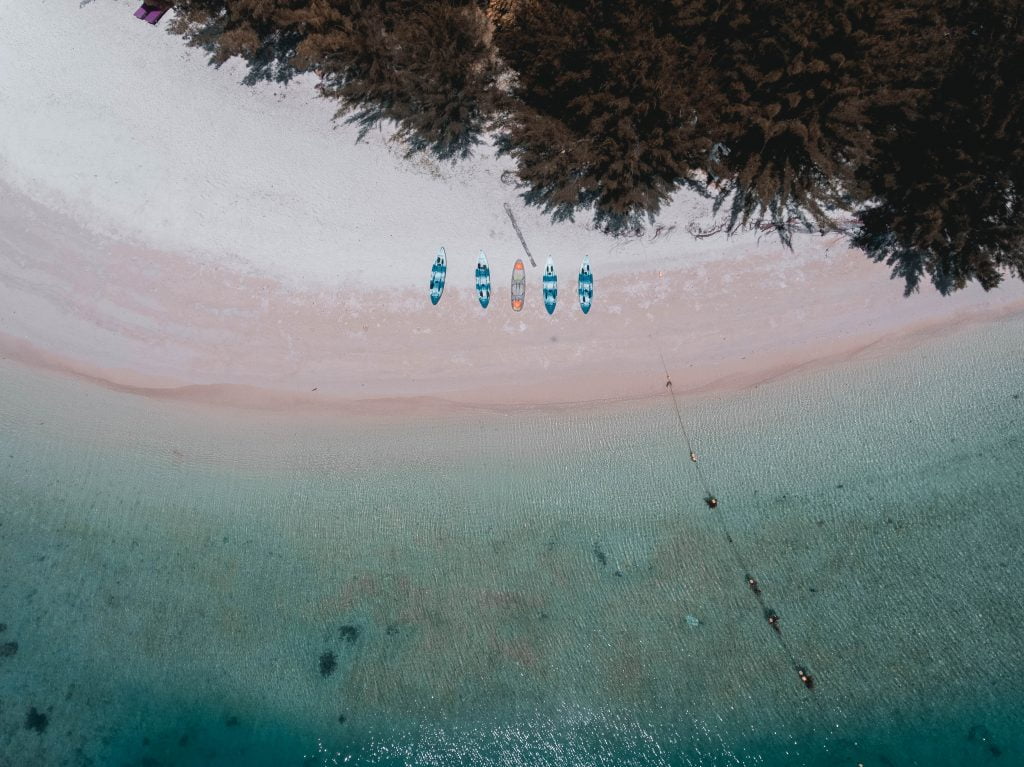 5 - Top Drone View of Ara Dinawan Island_ | Ara Dinawan Island